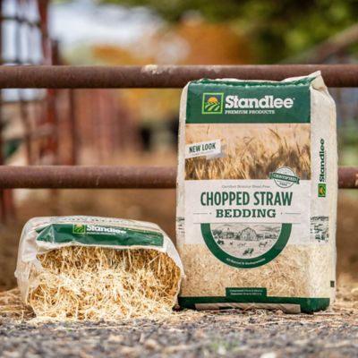 Standlee Premium Products Certified Weed Free Chopped Straw, 2 cu. ft ...
