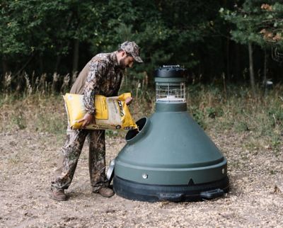Capsule Feeders 500 lb. Roto-Molded HDPE Deluxe Capsule Game Feeder at ...