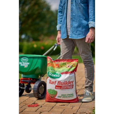 Scotts 15,000 sq. ft. Turf Builder Winterguard Fall Lawn Food at ...