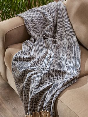 Design Imports Cotton Handloom Chevron Throw Blanket