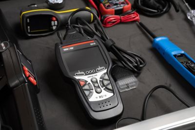 Innova CarScan Pro 5610 OBD2 Code Scan Tool: Bidirectional and Active ...