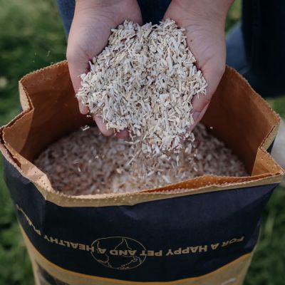 Eaton Pet & Pasture Naturally Grown Premium Hemp Pet Bedding, 8 lb. at ...