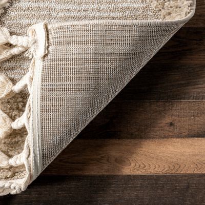 nuLOOM Marissa High/Low Diamond Tassel Area Rug at Tractor Supply Co