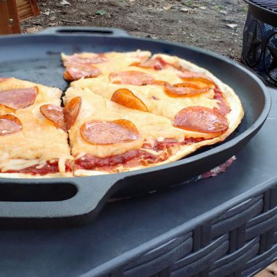 Sunnydaze Decor Seasoned Cast Iron Pizza Pan with Handles - 13.75-Inch