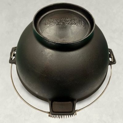 Bayou Classic 3 gal. Cast Iron Jambalaya Kettle with Lid at Tractor ...