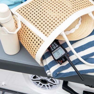 Cobra BlueBound 350 - Selectable 6 W Floating Handheld VHF Marine Radio ...